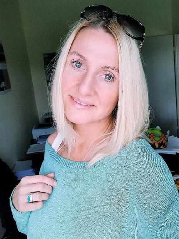 Lieve Man met Leuke Lach Gezocht | Vrouw Zoekt Man