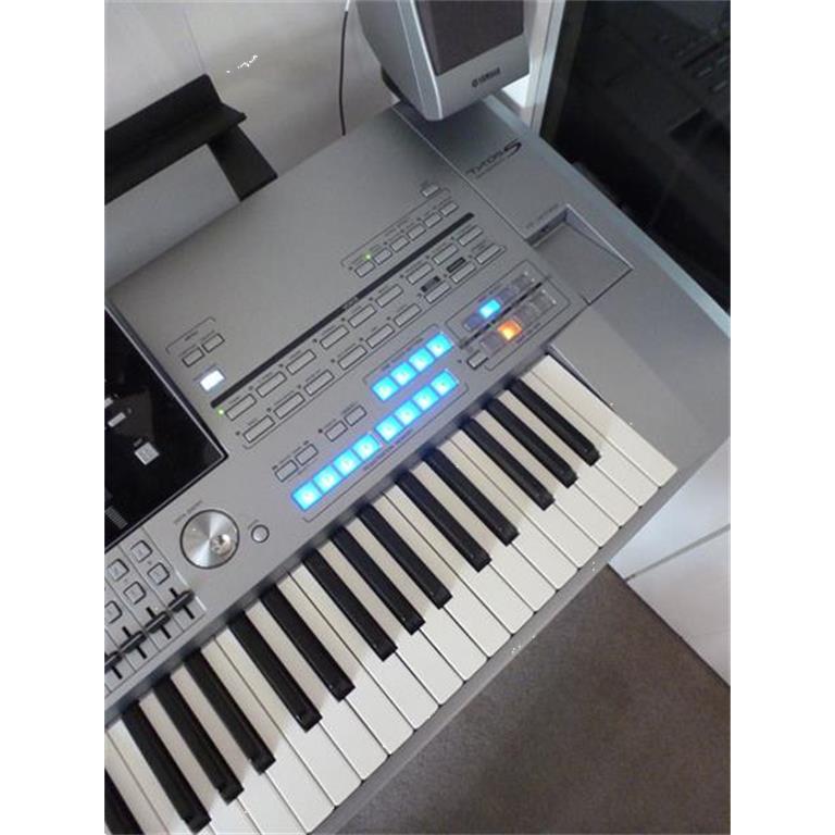 Yamaha Tyros 5 met 61 Toetsen Kopen | Keyboards
