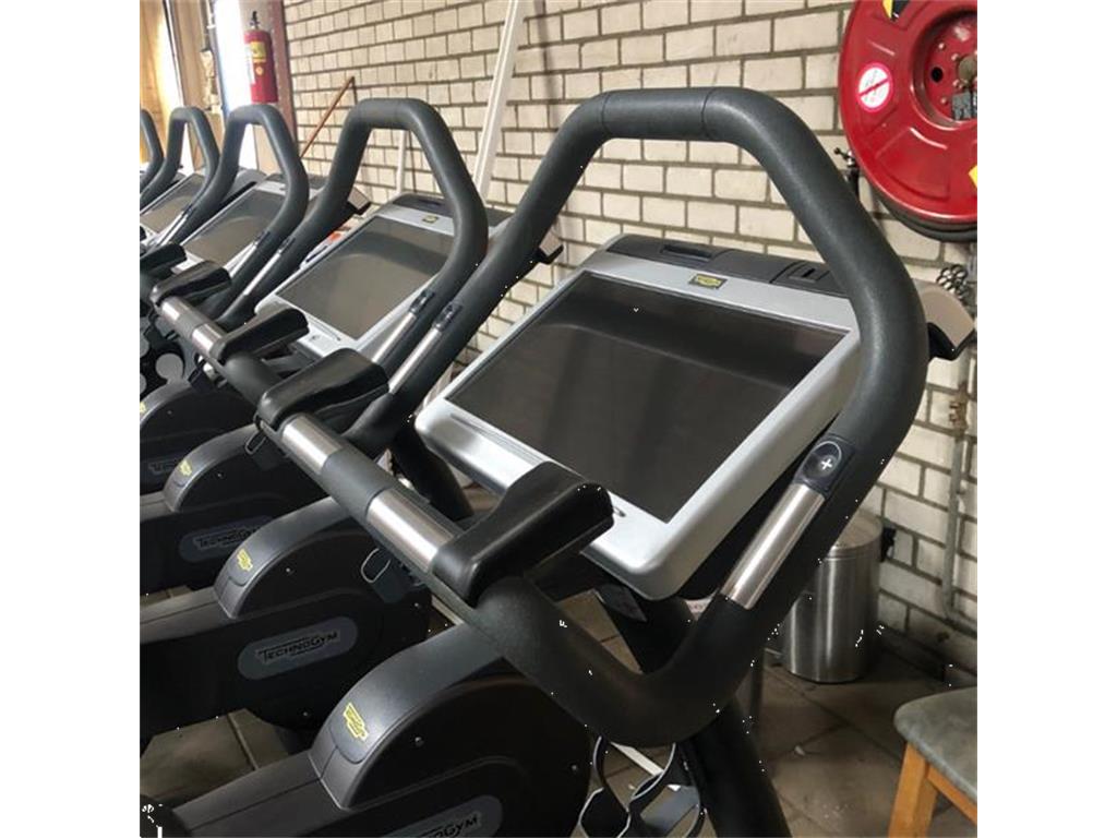 Technogym Excite 700 Upright Bike Visioweb | Fiets | Hometra Kopen ...