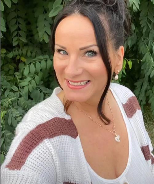 Mis een Arm Om Mij Heen! | Vrouw Zoekt Man