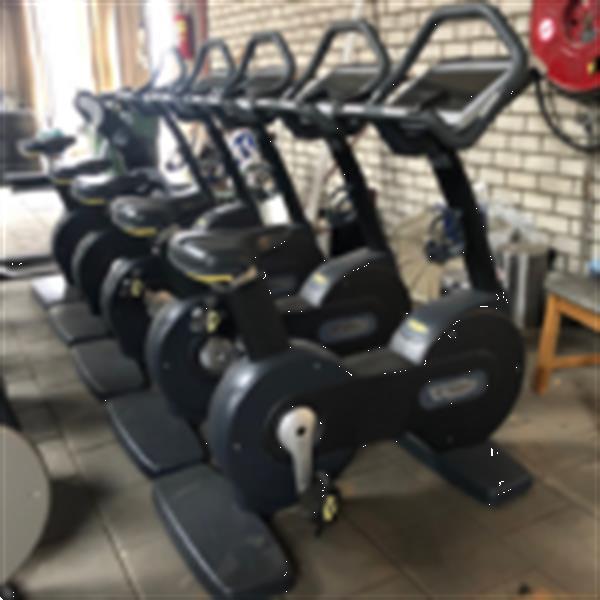 Technogym Excite 700 Upright Bike Visioweb | Fiets | Hometra Kopen ...