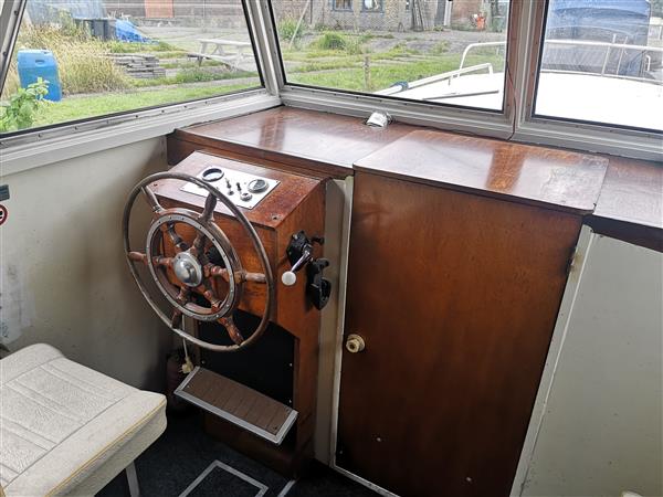 Doerak 750 OK met Aluminium Ramen en Rvs Railing Kopen | Motorboten en ...